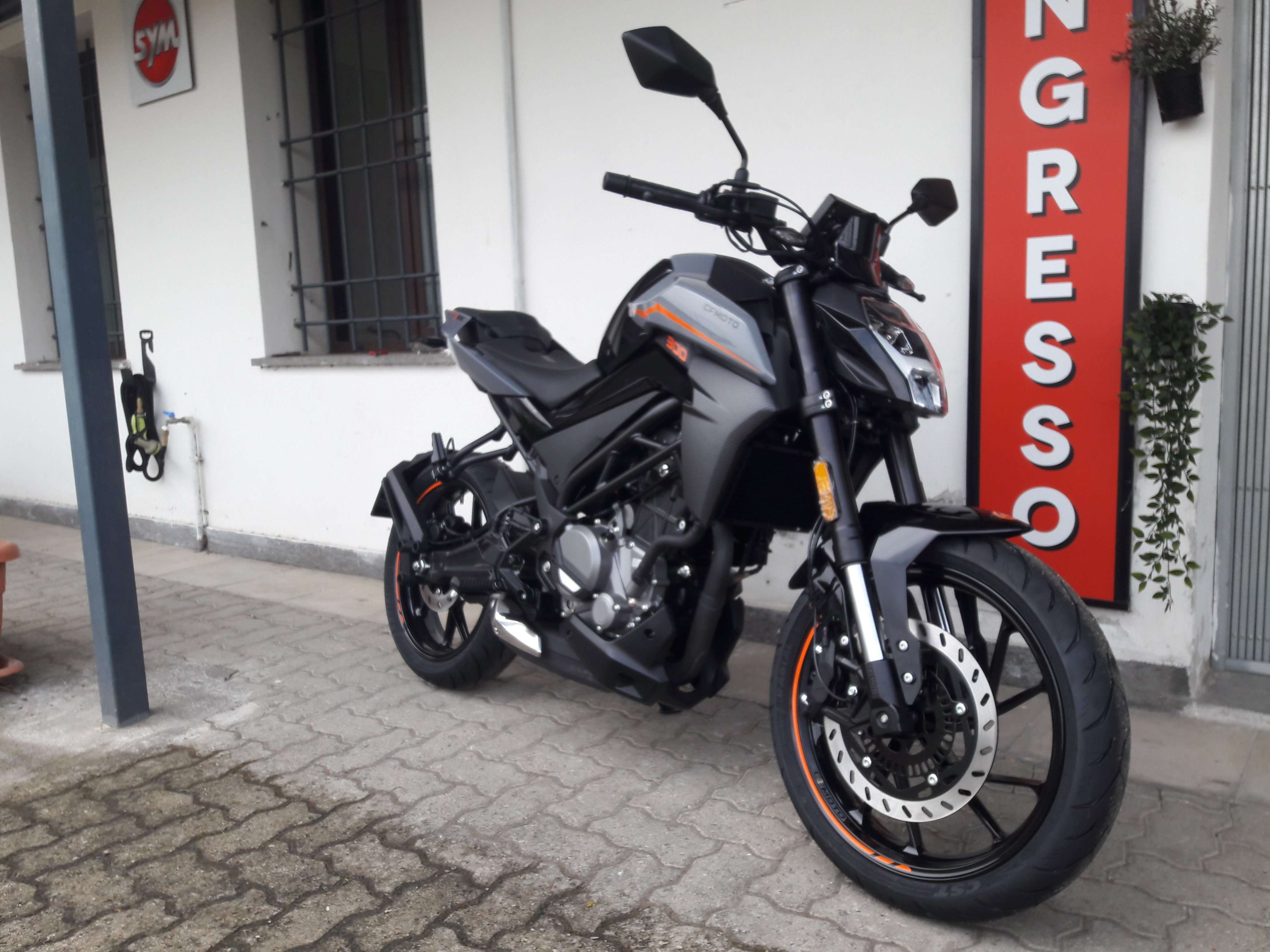 Cfmoto-300nk-2023-tua-a-soli-33-euro-al-mese-sen in vendita in Motori in Tutta Italia