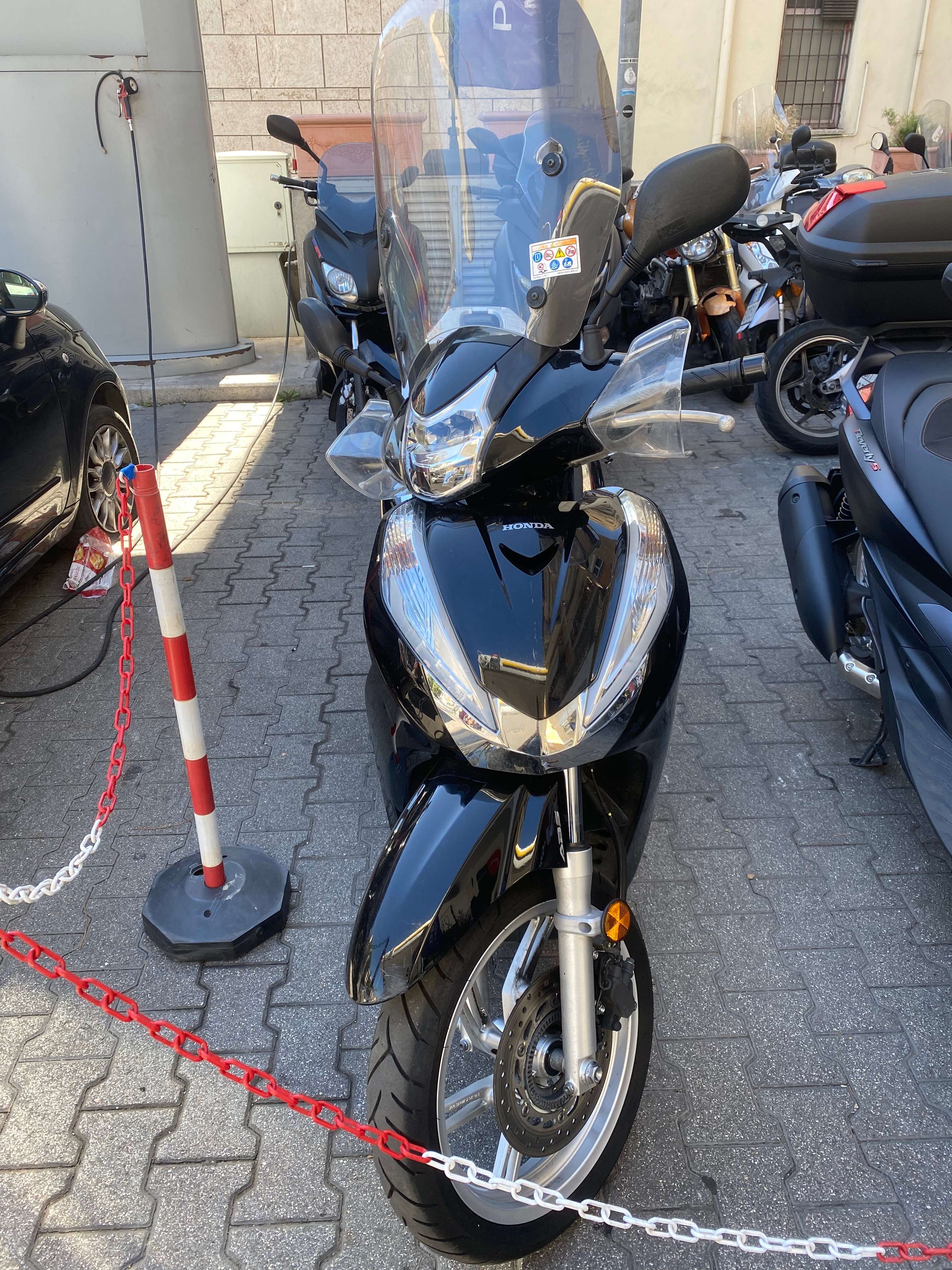 Sella-honda-sh-300 in vendita in Motori in Tutta Italia