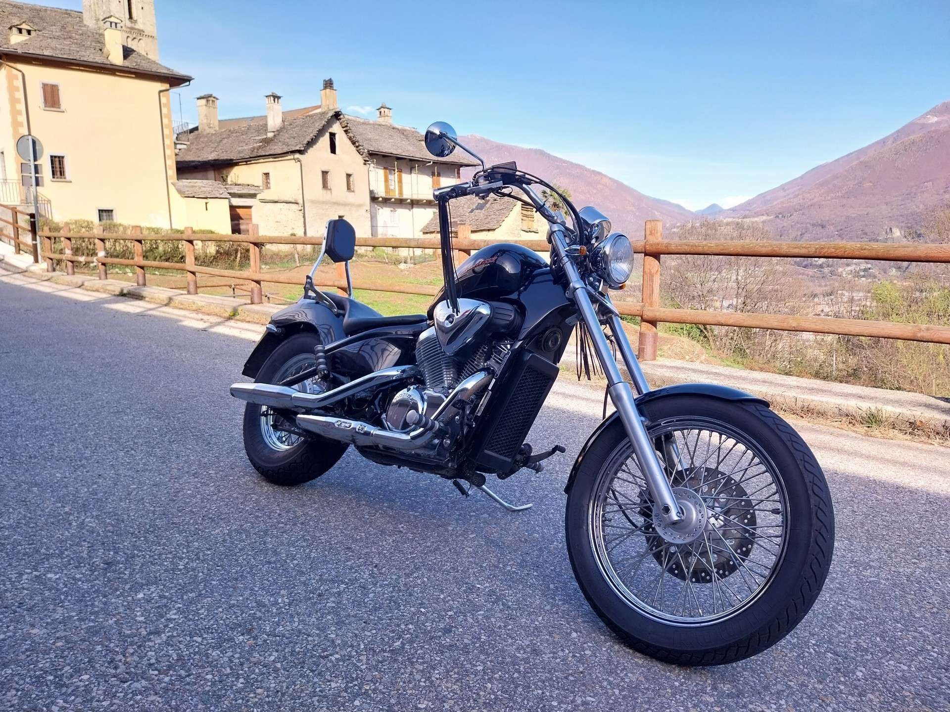 Honda-shadow-600 in vendita in Motori a Tutta Italia