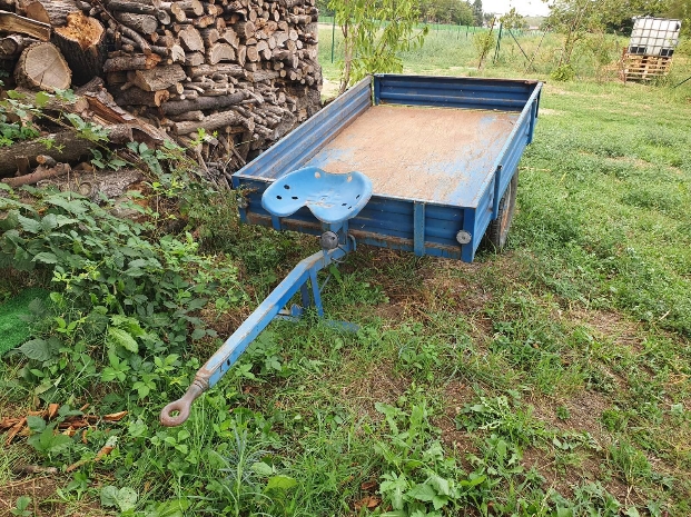 Carrello rimorchio per motocoltivatore/trattore: attrezzature di lavoro ...