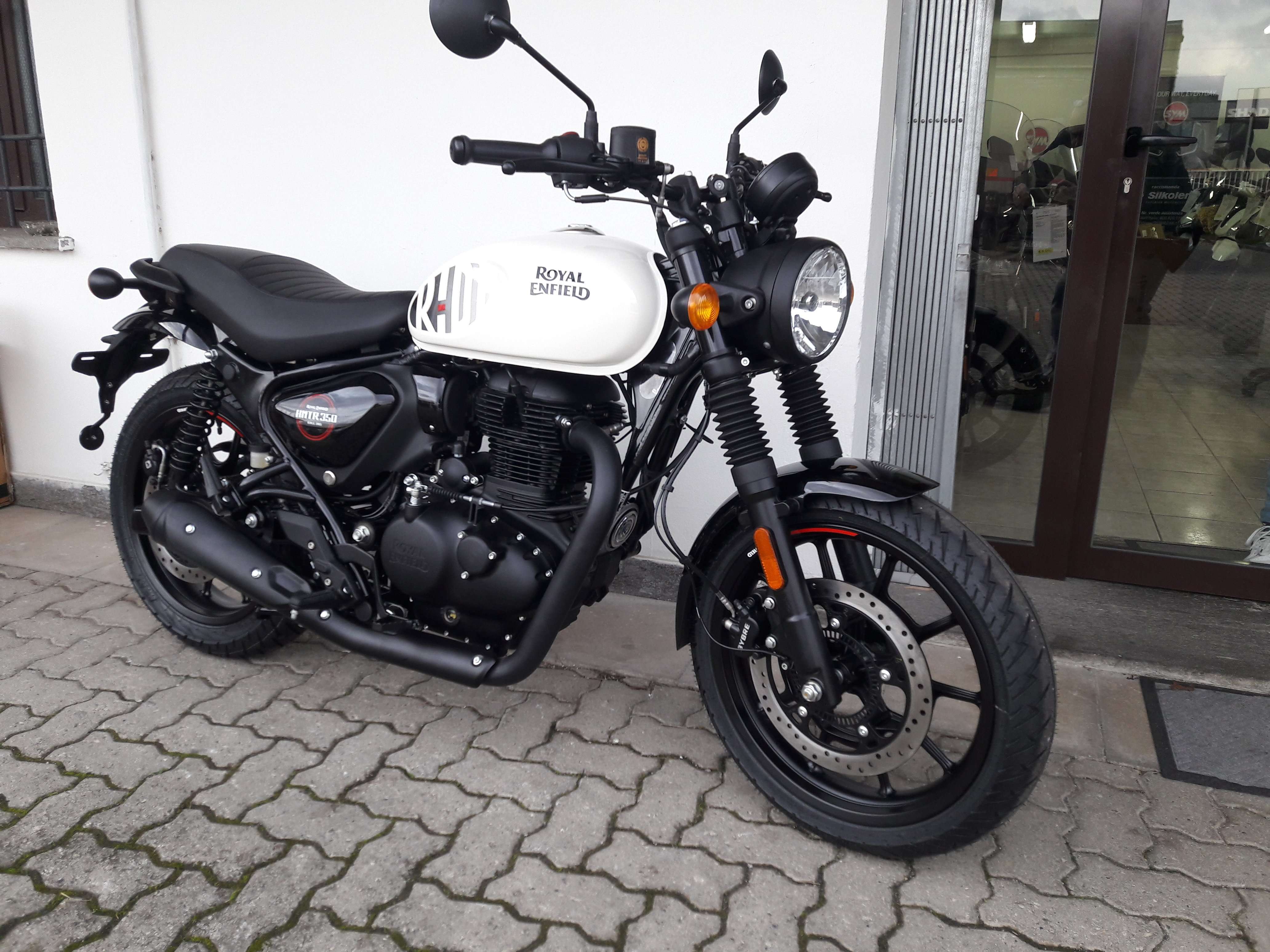 Royal-enfield-hunter-350-dapper-white in vendita in Motori in Tutta Italia