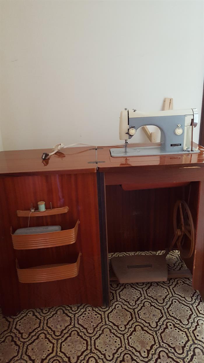 Macchina-da-cucire-singer-368-36457935 in vendita a Venezia