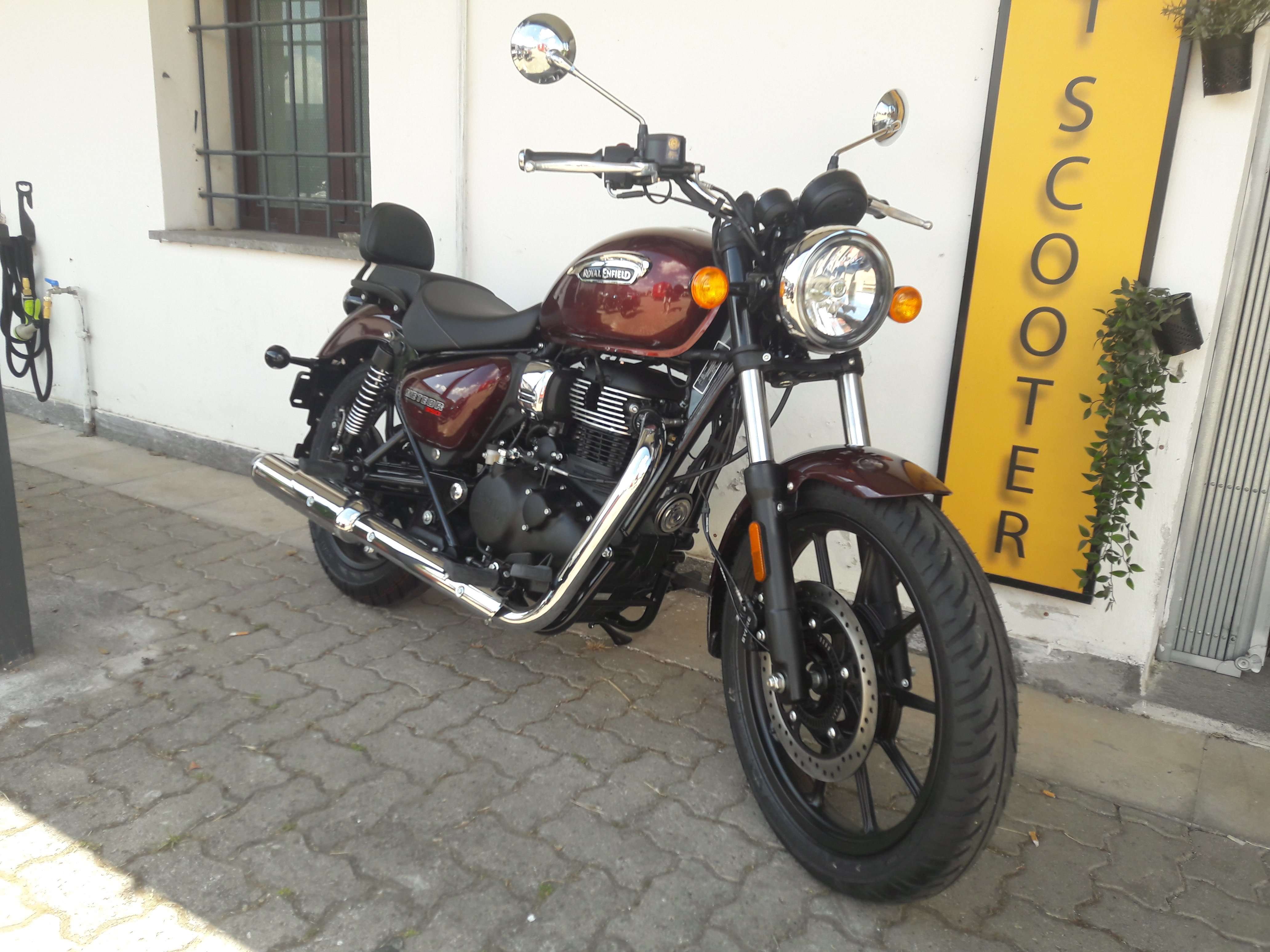 Royal-enfield-meteor-350-stellar-black in vendita in Motori in Tutta Italia