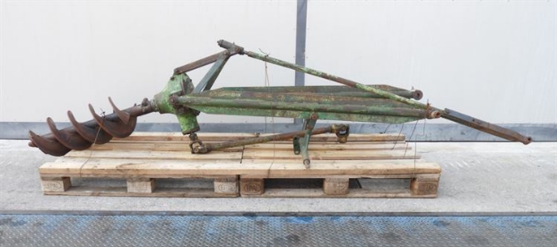 TRIVELLA PER TRATTORE SU TERZO PUNTO: attrezzature di lavoro in vendita ...